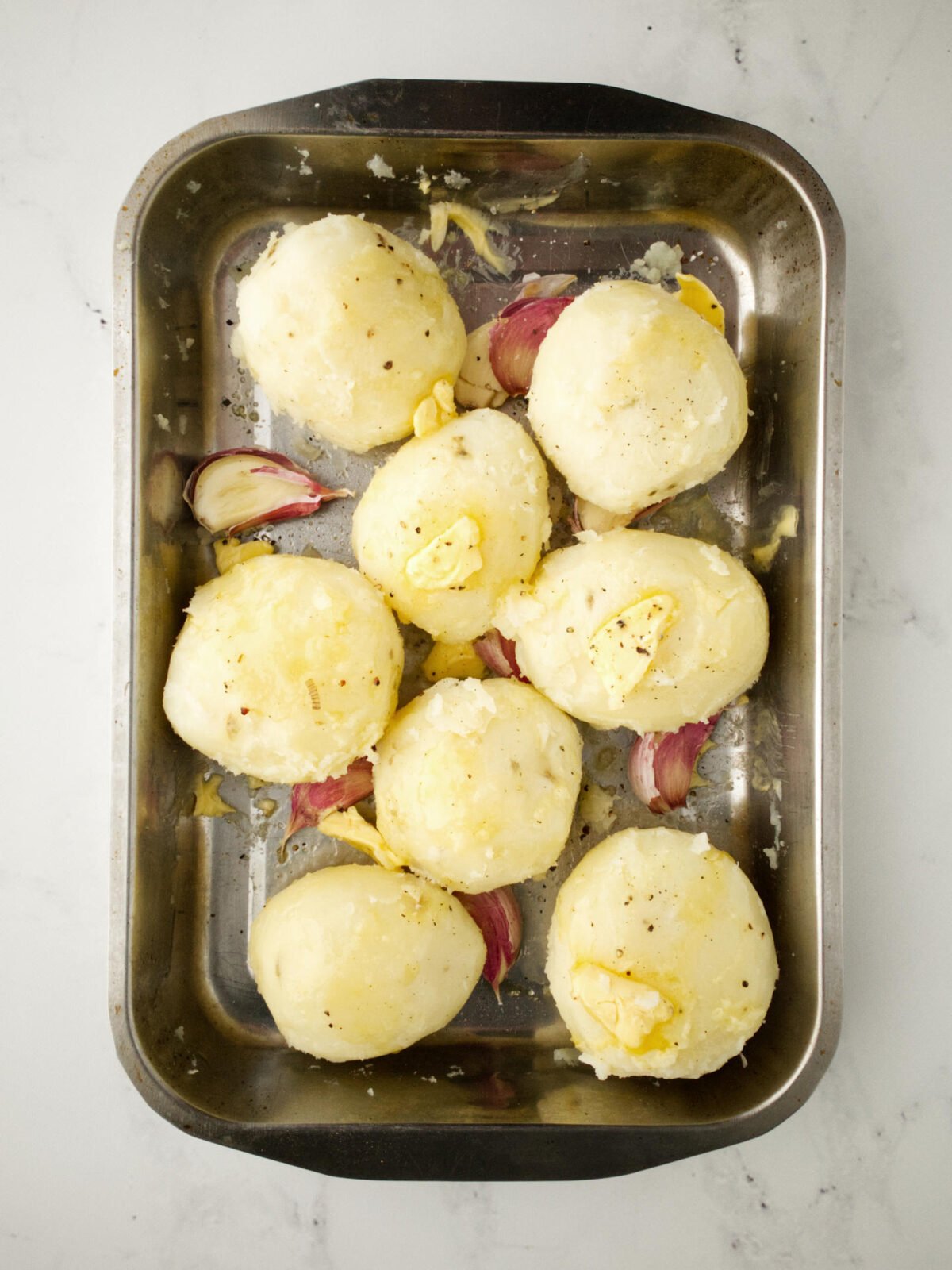 Delicious Golden Roast Potatoes with Sage and Garlic Recipe